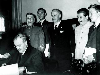 Pactul Ribbentrop-Molotov - 72 ani de suferinţă! | Istorie / Ştiinţă - Basarabeni.Ro
